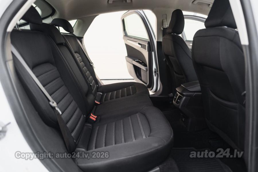 Balts Ford Mondeo 2018 Tallina, ar dzinēja tilpumu 2.00 L un nobraukumu 278 tūkst. km par 7599 €, foto 12 vietnē AUTOMOTO.COM.LV