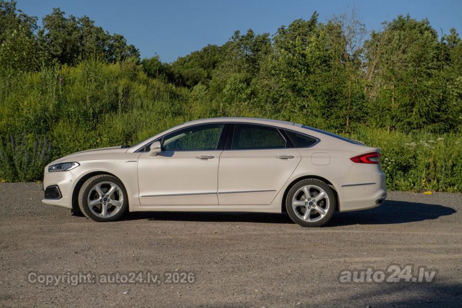White Ford Mondeo 2019 in Tallinn, with an engine capacity of 2.00 L and mileage of 84 thousand km for 18800 €, photo 3 on AUTOMOTO.COM.LV