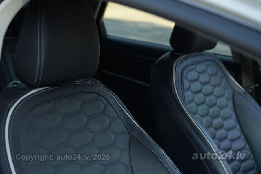 White Ford Mondeo 2019 in Tallinn, with an engine capacity of 2.00 L and mileage of 84 thousand km for 18800 €, photo 14 on AUTOMOTO.COM.LV
