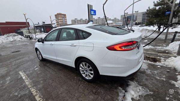 White Ford Mondeo 2020 in Kaunas, with an engine capacity of 2.00 L and mileage of 132 thousand km for 9200 €, photo 2 on AUTOMOTO.COM.LV