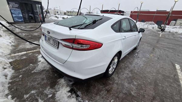 White Ford Mondeo 2020 in Kaunas, with an engine capacity of 2.00 L and mileage of 132 thousand km for 9200 €, photo 3 on AUTOMOTO.COM.LV