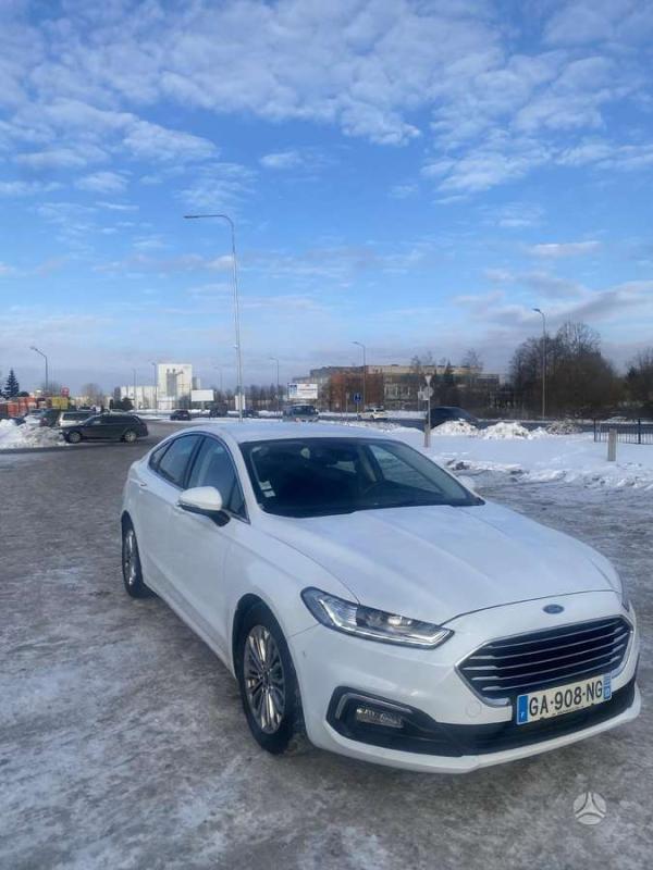 Balts Ford Mondeo 2021 Tauragė, ar dzinēja tilpumu 2.00 L un nobraukumu 315 tūkst. km par 10900 €, foto 1 vietnē AUTOMOTO.COM.LV