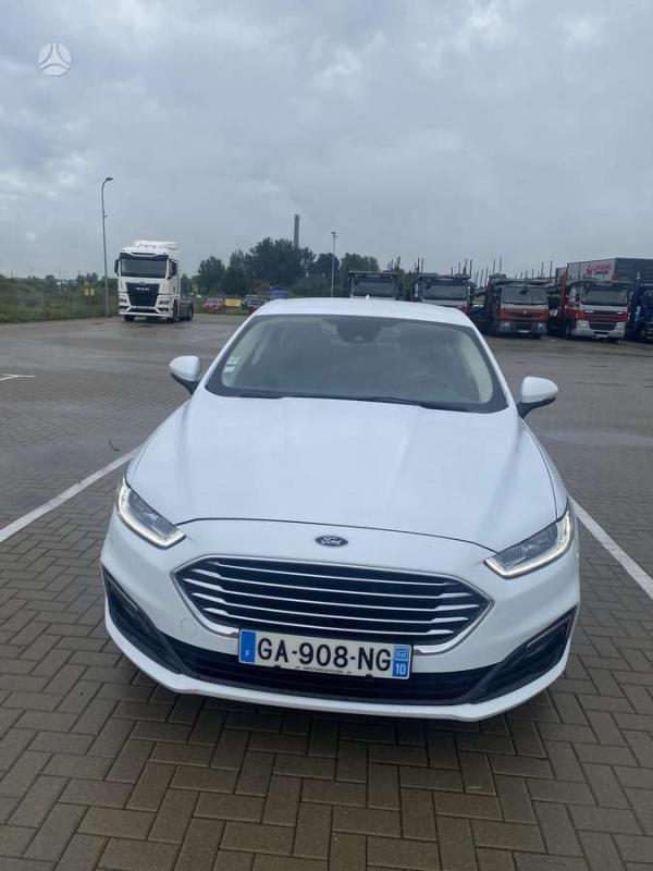 Balts Ford Mondeo 2021 Tauragė, ar dzinēja tilpumu 2.00 L un nobraukumu 326 tūkst. km par 8999 €, foto 2 vietnē AUTOMOTO.COM.LV