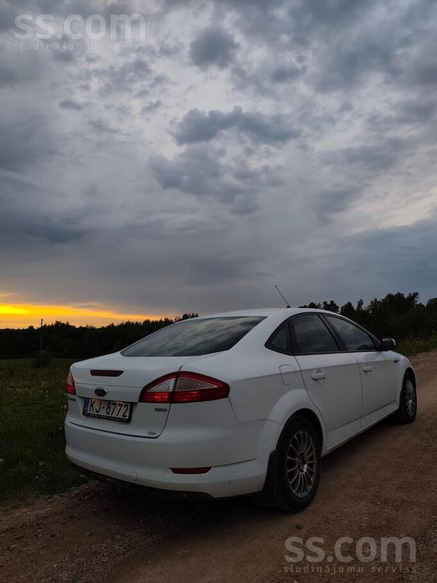 Balts Ford Mondeo 2008 Rēzekne, ar dzinēja tilpumu 2.00 L un nobraukumu 269 tūkst. km par 2250 €, foto 4 vietnē AUTOMOTO.COM.LV