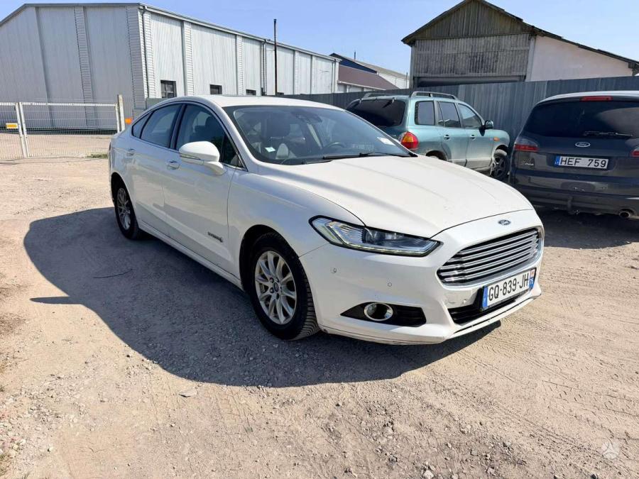 White Ford Mondeo 2015 in Taurage, with an engine capacity of 2.00 L and mileage of 330 thousand km for 4200 €, photo 3 on AUTOMOTO.COM.LV