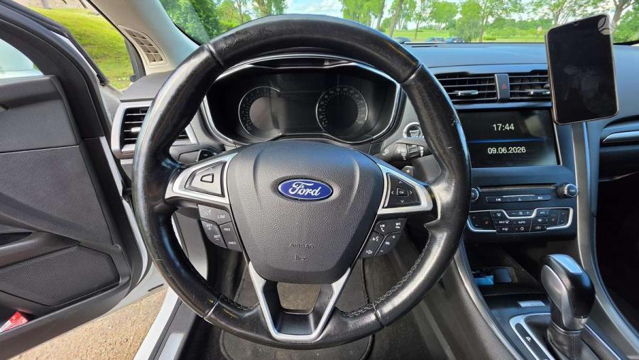 White Ford Mondeo 2015 in Kaunas, with an engine capacity of 1.50 L and mileage of 216 thousand km for 8000 €, photo 9 on AUTOMOTO.COM.LV