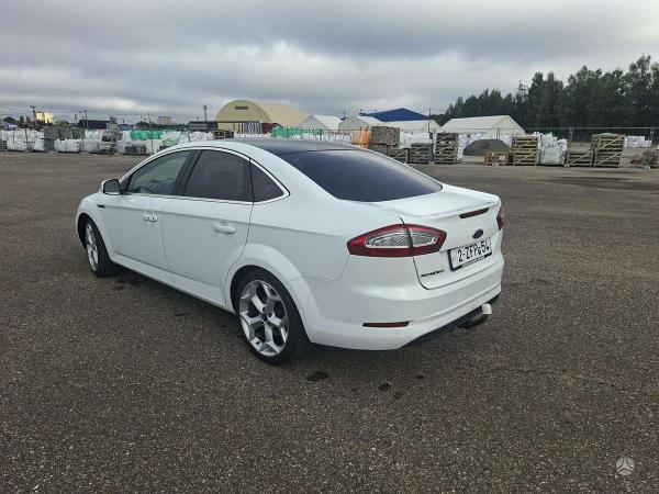 White Ford Mondeo 2015 in Kaunas, with an engine capacity of 1.56 L and mileage of 300 thousand km for 5000 €, photo 4 on AUTOMOTO.COM.LV