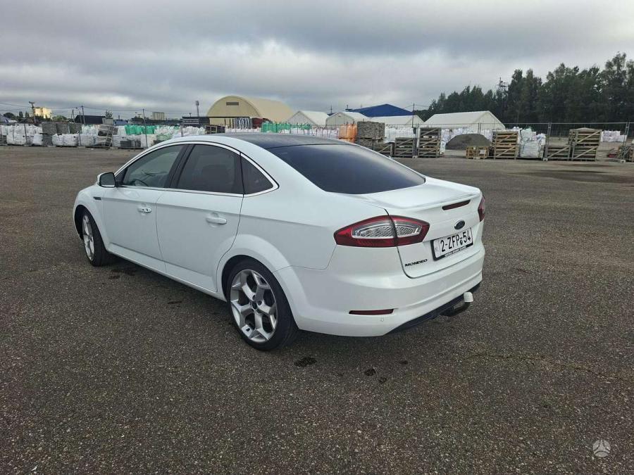 White Ford Mondeo 2015 in Kaunas, with an engine capacity of 1.56 L and mileage of 300 thousand km for 5000 €, photo 4 on AUTOMOTO.COM.LV