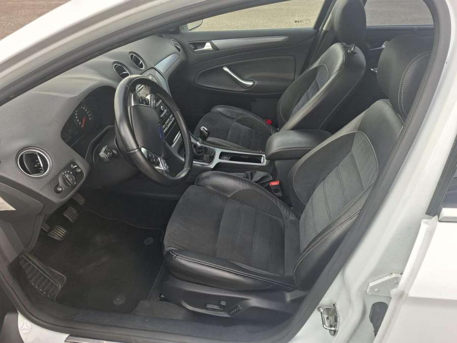 White Ford Mondeo 2015 in Kaunas, with an engine capacity of 1.56 L and mileage of 300 thousand km for 5000 €, photo 8 on AUTOMOTO.COM.LV