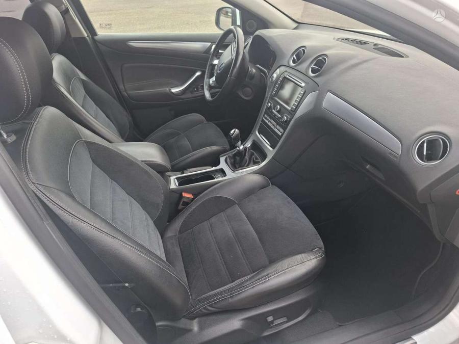 White Ford Mondeo 2015 in Kaunas, with an engine capacity of 1.56 L and mileage of 300 thousand km for 5000 €, photo 9 on AUTOMOTO.COM.LV