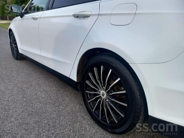 White Ford Mondeo 2017 in Riga, with an engine capacity of 1.50 L and mileage of 233 thousand km for 6900 €, photo 8 on AUTOMOTO.COM.LV