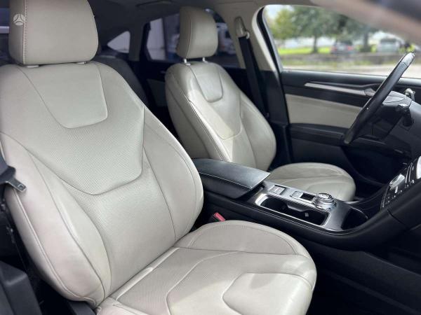 Ford Mondeo 2020 in Kretinga on AUTOMOTO.COM.LV White Ford Mondeo 2020 in Kretinga, with an engine capacity of 2.00 L and mileage of 159 thousand km for 12499 €, photo 11 on AUTOMOTO.COM.LV
