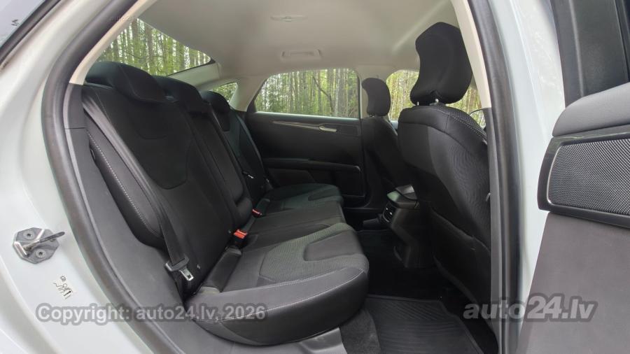 White Ford Mondeo 2022 in Tallinn, with an engine capacity of 2.00 L and mileage of 75 thousand km for 19590 €, photo 13 on AUTOMOTO.COM.LV