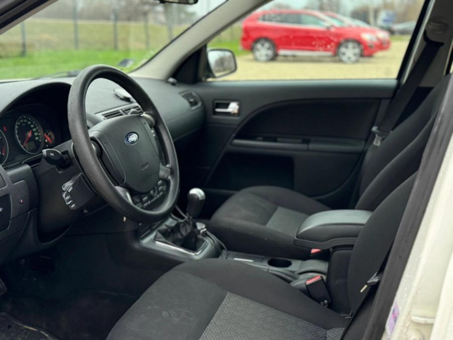 Balts Ford Mondeo 2007 Rīga, ar dzinēja tilpumu 2.00 L un nobraukumu 248 tūkst. km par 1100 €, foto 19 vietnē AUTOMOTO.COM.LV