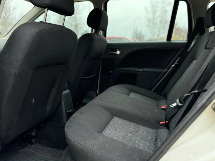Balts Ford Mondeo 2007 Rīga, ar dzinēja tilpumu 2.00 L un nobraukumu 248 tūkst. km par 1100 €, foto 25 vietnē AUTOMOTO.COM.LV