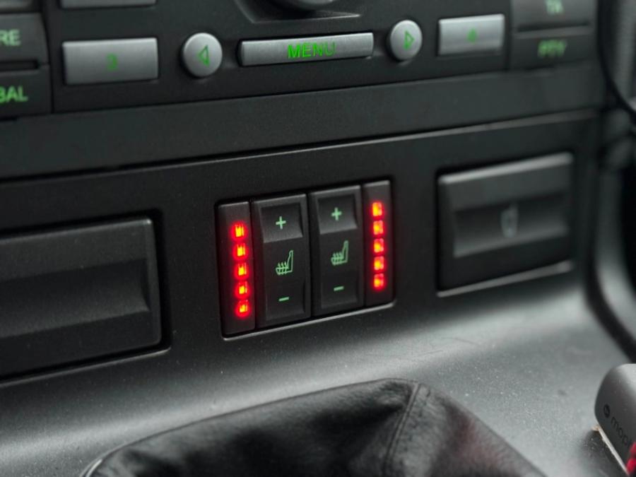 Balts Ford Mondeo 2007 Rīga, ar dzinēja tilpumu 2.00 L un nobraukumu 248 tūkst. km par 1100 €, foto 29 vietnē AUTOMOTO.COM.LV