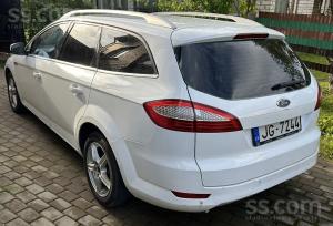 Balts Ford Mondeo 2008 Bauska, ar dzinēja tilpumu 2.30 L un nobraukumu 348 tūkst. km par 1500 €, foto 3 vietnē AUTOMOTO.COM.LV