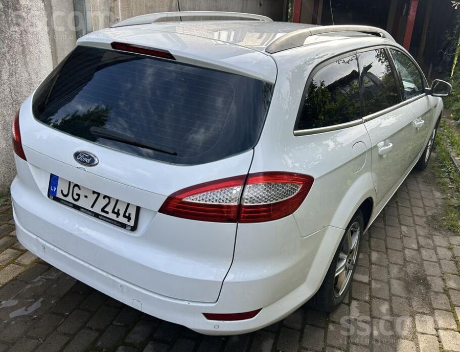 Balts Ford Mondeo 2008 Bauska, ar dzinēja tilpumu 2.30 L un nobraukumu 348 tūkst. km par 1500 €, foto 4 vietnē AUTOMOTO.COM.LV