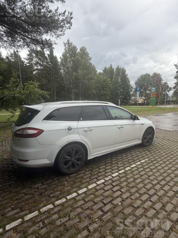 White Ford Mondeo 2008 in Jurmala, with an engine capacity of 2.00 L and mileage of 403 thousand km for 1100 €, photo 5 on AUTOMOTO.COM.LV