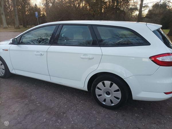 White Ford Mondeo 2010 in Birzai, with an engine capacity of 2.00 L and mileage of 267 thousand km for 2750 €, photo 4 on AUTOMOTO.COM.LV