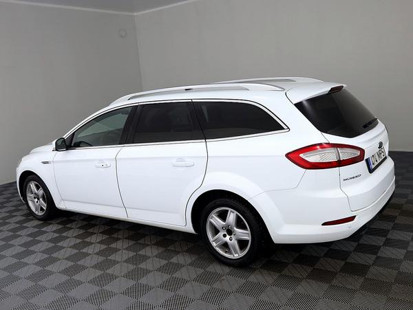 Balts Ford Mondeo 2011 Tallina, ar dzinēja tilpumu 2.00 L un nobraukumu 353 tūkst. km par 2399 €, foto 5 vietnē AUTOMOTO.COM.LV