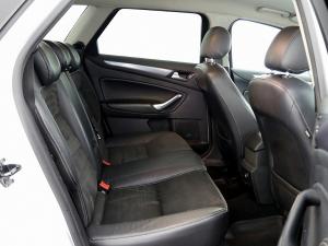 White Ford Mondeo 2011 in Tallinn, with an engine capacity of 2.00 L and mileage of 353 thousand km for 2399 €, photo 15 on AUTOMOTO.COM.LV