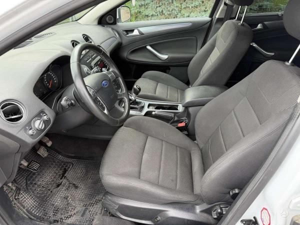 Balts Ford Mondeo 2012 Marijampole, ar dzinēja tilpumu 1.60 L un nobraukumu 186 tūkst. km par 2550 €, foto 8 vietnē AUTOMOTO.COM.LV