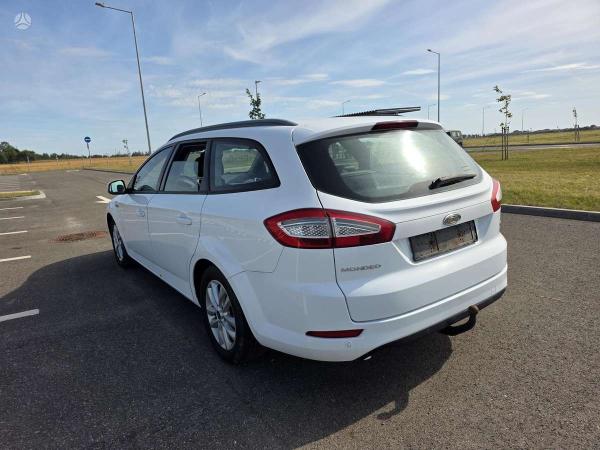 White Ford Mondeo 2012 in Marijampole, with an engine capacity of 1.56 L and mileage of 274 thousand km for 2200 €, photo 7 on AUTOMOTO.COM.LV