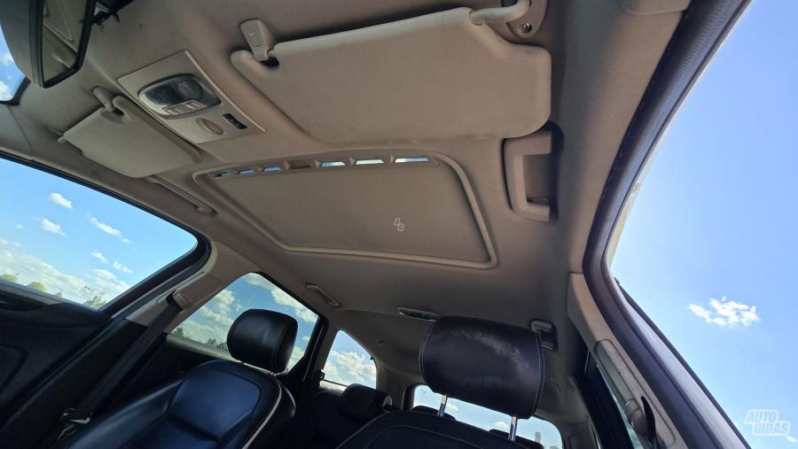 White Ford Mondeo 2013 in Marijampole, with an engine capacity of 2.20 L and mileage of 255 thousand km for 2150 €, photo 13 on AUTOMOTO.COM.LV