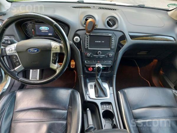Balts Ford Mondeo 2013 Rīga, ar dzinēja tilpumu 2.20 L un nobraukumu 385 tūkst. km par 4500 €, foto 8 vietnē AUTOMOTO.COM.LV