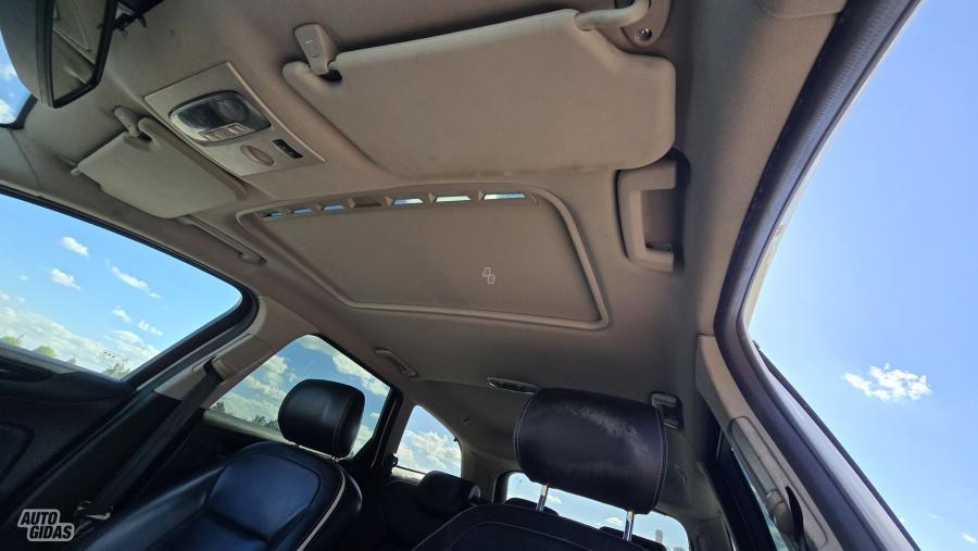 White Ford Mondeo 2013 in Marijampole, with an engine capacity of 2.20 L and mileage of 255 thousand km for 1850 €, photo 13 on AUTOMOTO.COM.LV