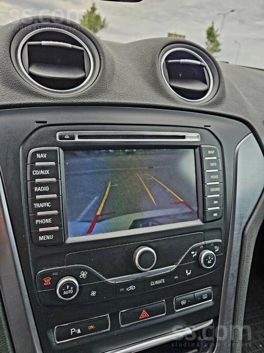 Balts Ford Mondeo 2013 Rīga, ar dzinēja tilpumu 2.20 L un nobraukumu 401 tūkst. km par 5350 €, foto 6 vietnē AUTOMOTO.COM.LV