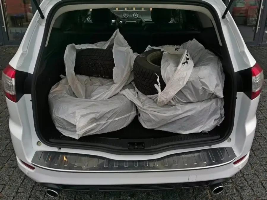 Balts Ford Mondeo 2013 Rīga, ar dzinēja tilpumu 2.20 L un nobraukumu 254 tūkst. km par 6390 €, foto 17 vietnē AUTOMOTO.COM.LV