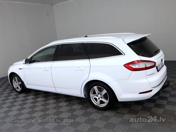 Balts Ford Mondeo 2014 Tallina, ar dzinēja tilpumu 2.00 L un nobraukumu 369 tūkst. km par 2799 €, foto 4 vietnē AUTOMOTO.COM.LV