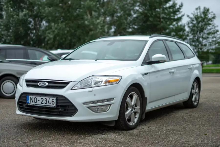 White Ford Mondeo 2014 in Liepaja, with an engine capacity of 1.60 L and mileage of 329 thousand km for 5950 €, photo 1 on AUTOMOTO.COM.LV