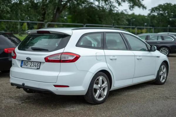 White Ford Mondeo 2014 in Liepaja, with an engine capacity of 1.60 L and mileage of 329 thousand km for 5950 €, photo 4 on AUTOMOTO.COM.LV