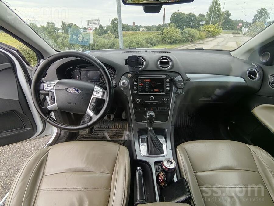 White Ford Mondeo 2014 in Ogre, with an engine capacity of 2.00 L and mileage of 352 thousand km for 4199 €, photo 9 on AUTOMOTO.COM.LV