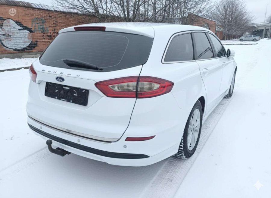 White Ford Mondeo 2015 in Siauliai, with an engine capacity of 2.00 L and mileage of 298 thousand km for 5750 €, photo 4 on AUTOMOTO.COM.LV