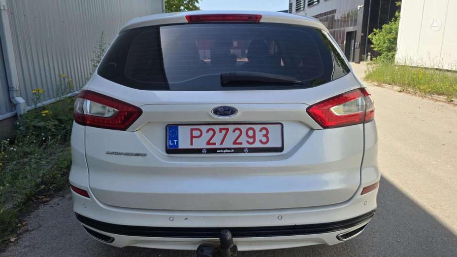White Ford Mondeo 2015 in Kaunas, with an engine capacity of 2.00 L and mileage of 300 thousand km for 4499 €, photo 5 on AUTOMOTO.COM.LV