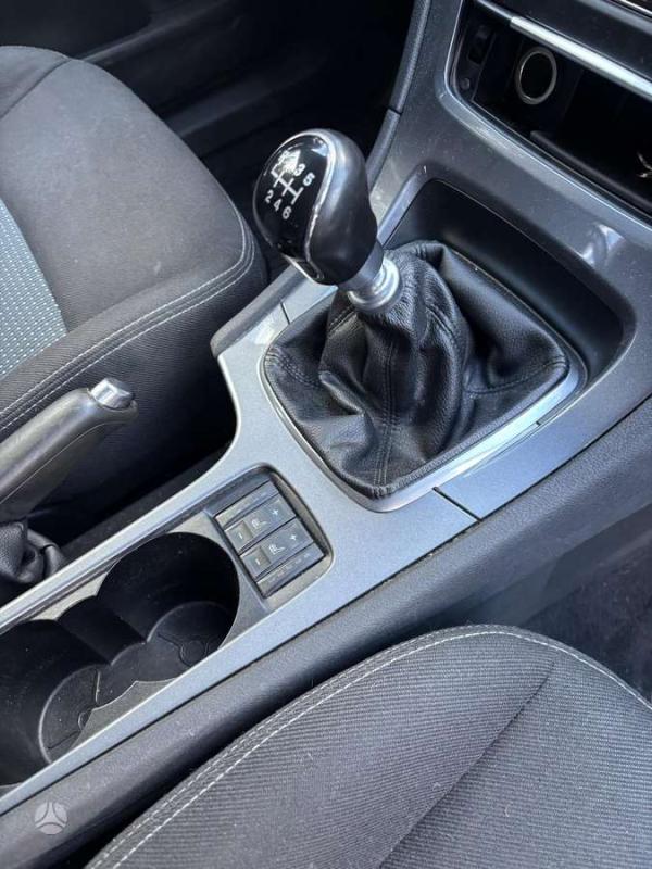 Balts Ford Mondeo 2015 Visaginas, ar dzinēja tilpumu 1.56 L un nobraukumu 265 tūkst. km par 3900 €, foto 6 vietnē AUTOMOTO.COM.LV