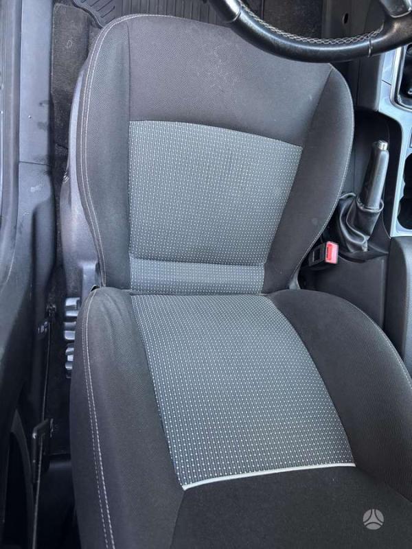 Balts Ford Mondeo 2015 Visaginas, ar dzinēja tilpumu 1.56 L un nobraukumu 265 tūkst. km par 3900 €, foto 9 vietnē AUTOMOTO.COM.LV