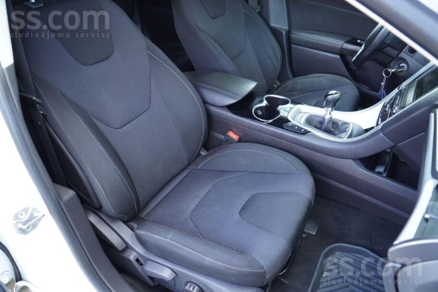 Balts Ford Mondeo 2015 Rīga, ar dzinēja tilpumu 1.50 L un nobraukumu 280 tūkst. km par 5490 €, foto 16 vietnē AUTOMOTO.COM.LV