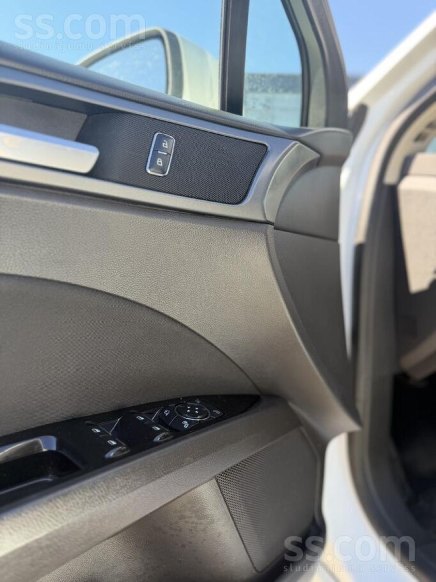Balts Ford Mondeo 2016 Talsi, ar dzinēja tilpumu 1.50 L un nobraukumu 248 tūkst. km par 7400 €, foto 10 vietnē AUTOMOTO.COM.LV