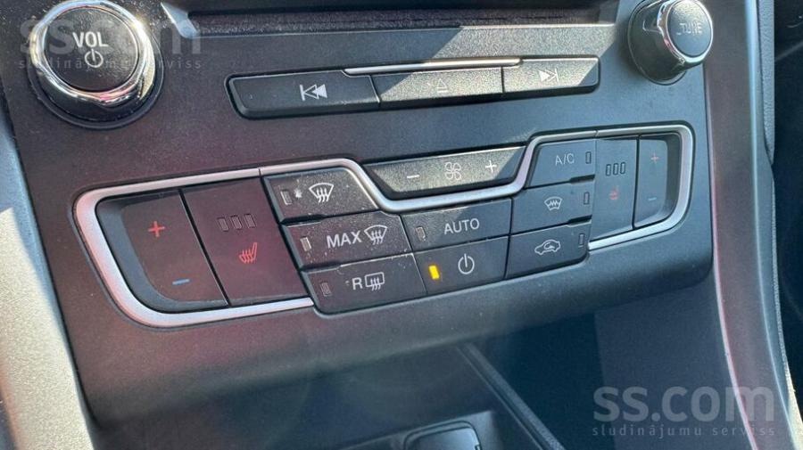 White Ford Mondeo 2016 in Riga, with an engine capacity of 2.00 L and mileage of 0 thousand km for 7999 €, photo 25 on AUTOMOTO.COM.LV