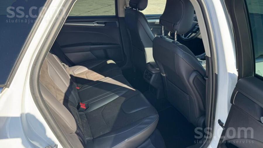 White Ford Mondeo 2016 in Riga, with an engine capacity of 2.00 L and mileage of 0 thousand km for 7999 €, photo 32 on AUTOMOTO.COM.LV