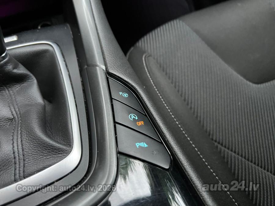 Balts Ford Mondeo 2016 Tallina, ar dzinēja tilpumu 2.00 L un nobraukumu 270 tūkst. km par 7200 €, foto 14 vietnē AUTOMOTO.COM.LV