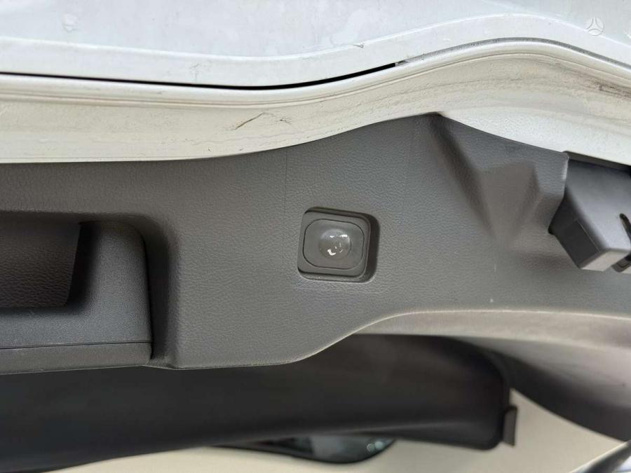 White Ford Mondeo 2016 in Taurage, with an engine capacity of 2.00 L and mileage of 283 thousand km for 7500 €, photo 31 on AUTOMOTO.COM.LV