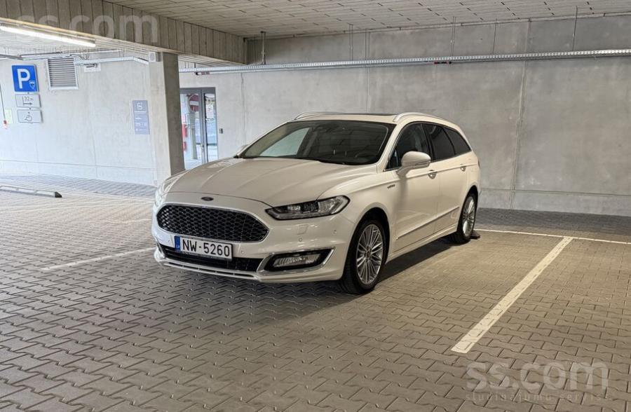 White Ford Mondeo 2017 in Riga, with an engine capacity of 2.00 L and mileage of 322 thousand km for 8999 €, photo 3 on AUTOMOTO.COM.LV