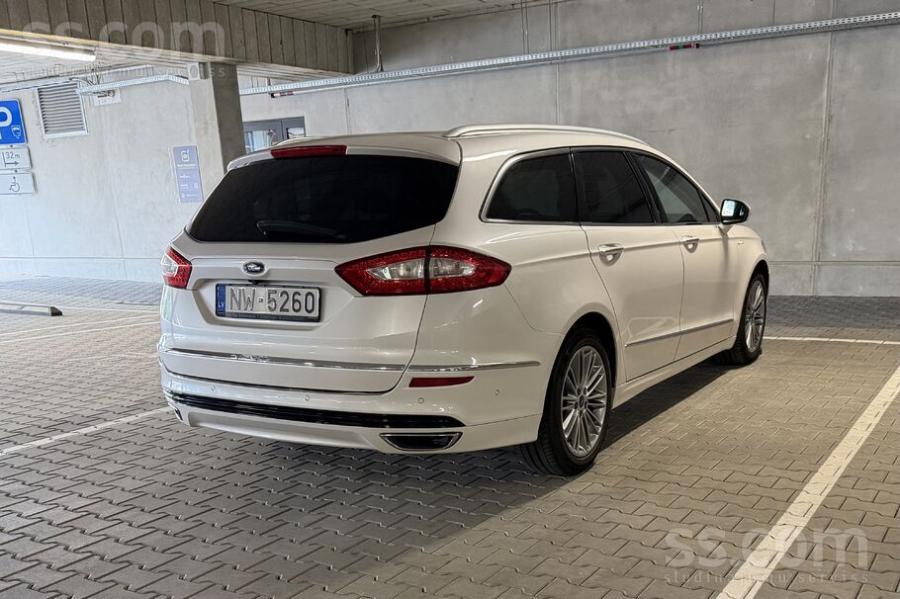 White Ford Mondeo 2017 in Riga, with an engine capacity of 2.00 L and mileage of 322 thousand km for 8999 €, photo 5 on AUTOMOTO.COM.LV