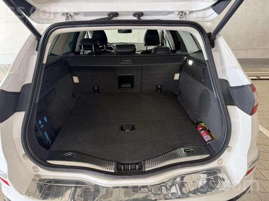 White Ford Mondeo 2017 in Riga, with an engine capacity of 2.00 L and mileage of 322 thousand km for 8999 €, photo 8 on AUTOMOTO.COM.LV